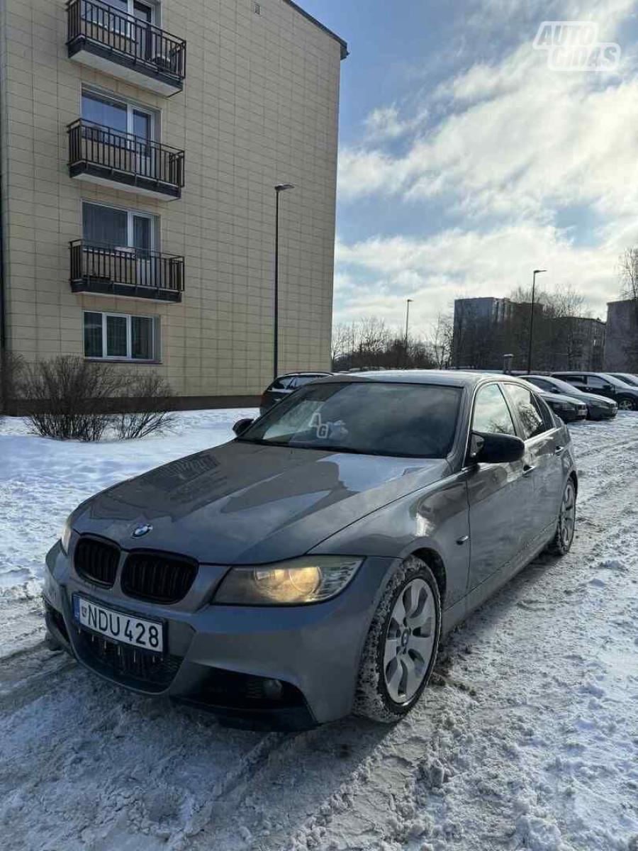Grey BMW 318 2009 in Kaunas, with an engine capacity of 2.00 L and mileage of 396 thousand km for 4900 €, photo 2 on AUTOMOTO.COM.LV