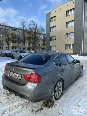Grey BMW 318 2009 in Kaunas, with an engine capacity of 2.00 L and mileage of 396 thousand km for 4900 €, photo 3 on AUTOMOTO.COM.LV