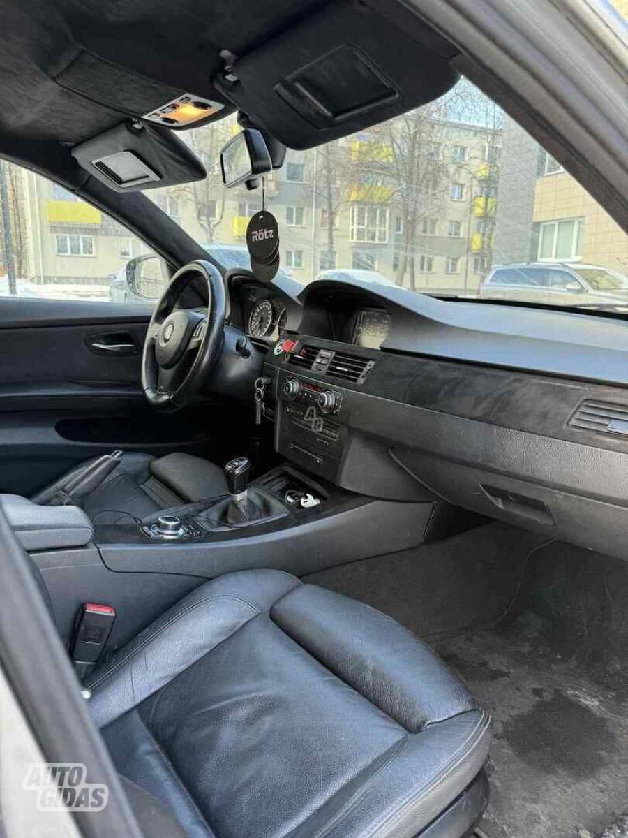 Grey BMW 318 2009 in Kaunas, with an engine capacity of 2.00 L and mileage of 396 thousand km for 4900 €, photo 8 on AUTOMOTO.COM.LV