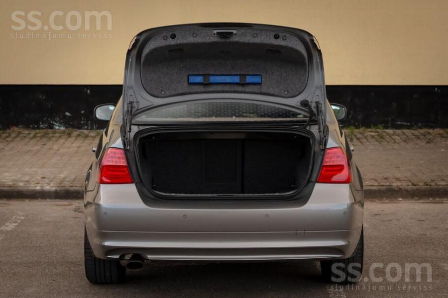 Pelēks BMW 318 2009 Talsi, ar dzinēja tilpumu 2.00 L un nobraukumu 207 tūkst. km par 5950 €, foto 7 vietnē AUTOMOTO.COM.LV