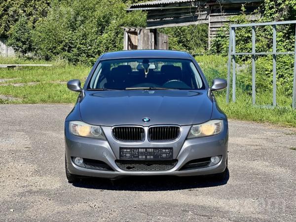 Grey BMW 318 2009 in Riga, with an engine capacity of 2.00 L and mileage of 323 thousand km for 5390 €, photo 3 on AUTOMOTO.COM.LV