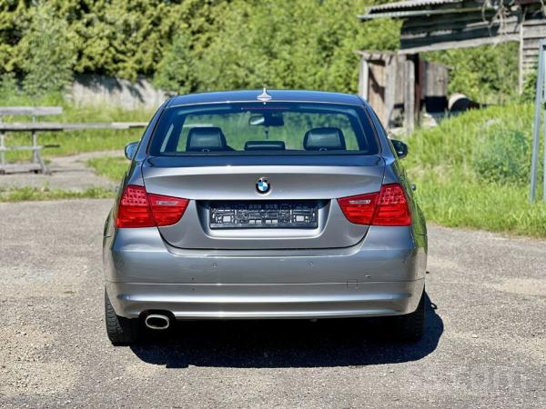 Grey BMW 318 2009 in Riga, with an engine capacity of 2.00 L and mileage of 323 thousand km for 5390 €, photo 6 on AUTOMOTO.COM.LV