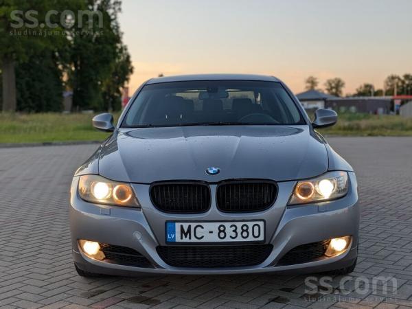 Grey BMW 318 2009 in Valmiera, with an engine capacity of 2.00 L and mileage of 355 thousand km for 3750 €, photo 4 on AUTOMOTO.COM.LV