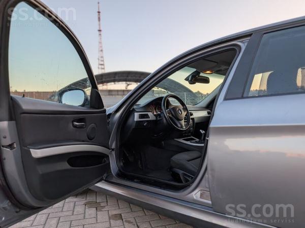 Grey BMW 318 2009 in Valmiera, with an engine capacity of 2.00 L and mileage of 355 thousand km for 3750 €, photo 7 on AUTOMOTO.COM.LV