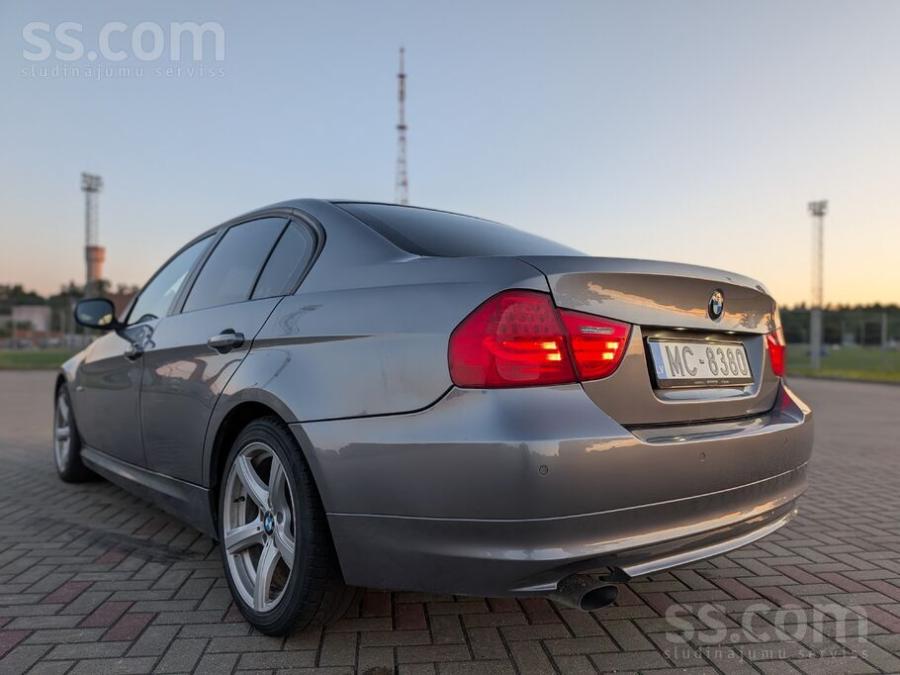 Pelēks BMW 318 2009 Valmiera, ar dzinēja tilpumu 2.00 L un nobraukumu 355 tūkst. km par 3100 €, foto 4 vietnē AUTOMOTO.COM.LV