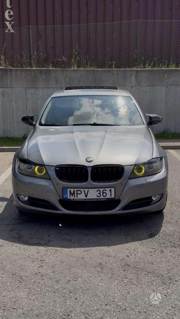 Pelēks BMW 318 2009 Viļņa, ar dzinēja tilpumu 2.00 L un nobraukumu 274 tūkst. km par 3900 €, foto 1 vietnē AUTOMOTO.COM.LV