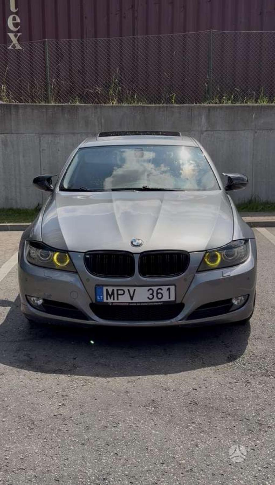 Grey BMW 318 2009 in Vilnius, with an engine capacity of 2.00 L and mileage of 274 thousand km for 3900 €, photo 1 on AUTOMOTO.COM.LV