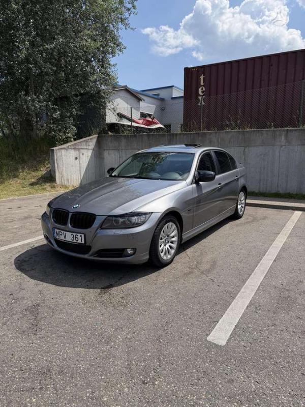 Pelēks BMW 318 2009 Viļņa, ar dzinēja tilpumu 2.00 L un nobraukumu 274 tūkst. km par 3900 €, foto 3 vietnē AUTOMOTO.COM.LV