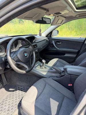 Grey BMW 318 2009 in Vilnius, with an engine capacity of 2.00 L and mileage of 274 thousand km for 3900 €, photo 8 on AUTOMOTO.COM.LV