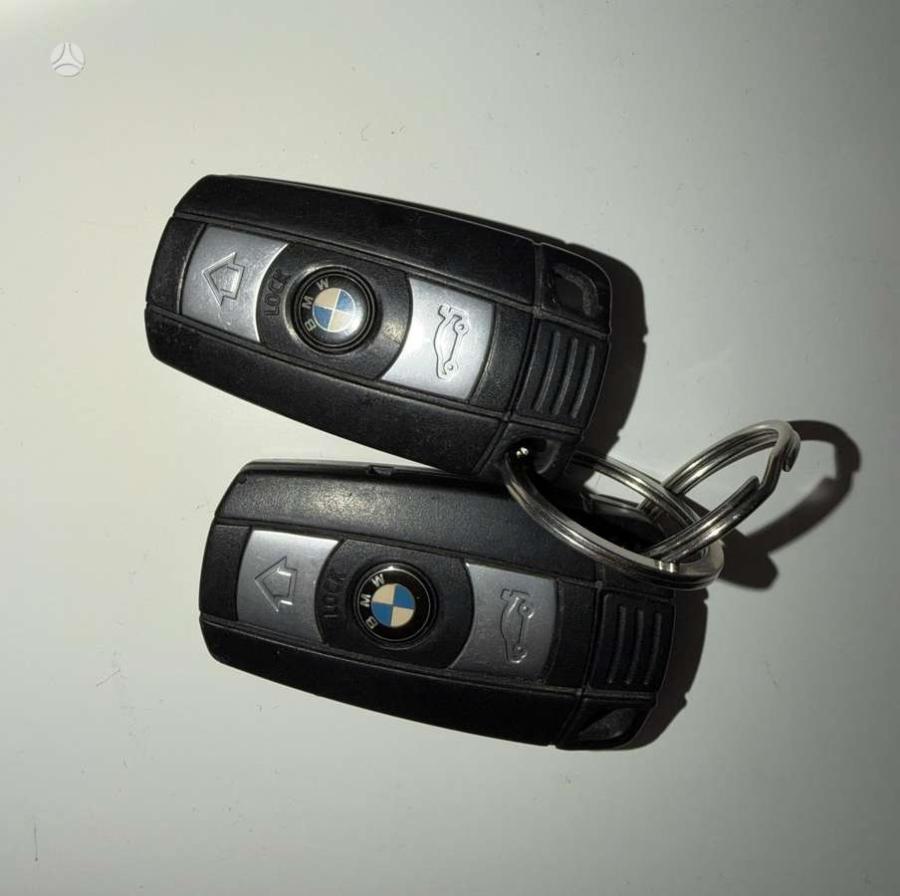 Grey BMW 318 2009 in Vilnius, with an engine capacity of 2.00 L and mileage of 274 thousand km for 3900 €, photo 19 on AUTOMOTO.COM.LV