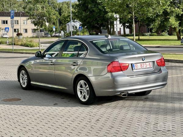 Grey BMW 318 2009 in Riga, with an engine capacity of 2.00 L and mileage of 323 thousand km for 5250 €, photo 3 on AUTOMOTO.COM.LV