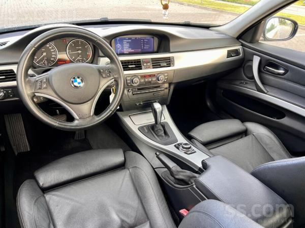 Grey BMW 318 2009 in Riga, with an engine capacity of 2.00 L and mileage of 323 thousand km for 5250 €, photo 7 on AUTOMOTO.COM.LV