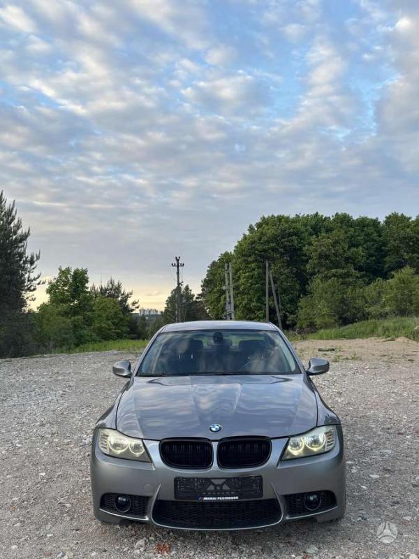 Pelēks BMW 318 2009 Viļņa, ar dzinēja tilpumu 2.00 L un nobraukumu 312 tūkst. km par 4000 €, foto 1 vietnē AUTOMOTO.COM.LV