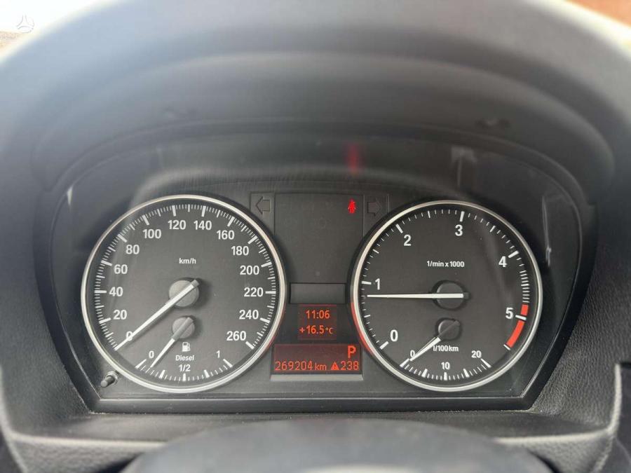 Pelēks BMW 318 2009 Kretinga, ar dzinēja tilpumu 2.00 L un nobraukumu 269 tūkst. km par 6295 €, foto 20 vietnē AUTOMOTO.COM.LV
