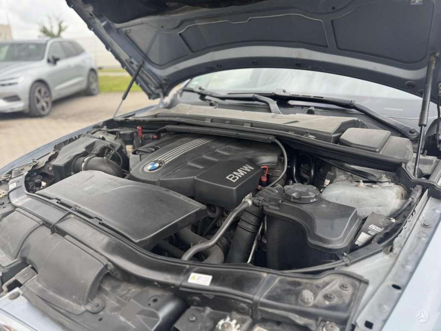 Pelēks BMW 318 2009 Kretinga, ar dzinēja tilpumu 2.00 L un nobraukumu 269 tūkst. km par 6295 €, foto 33 vietnē AUTOMOTO.COM.LV