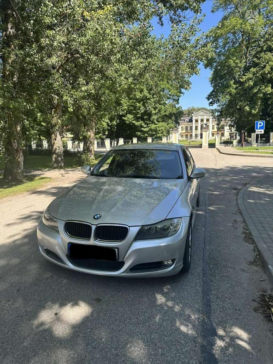 Pelēks BMW 318 2009 Vilkaviškis, ar dzinēja tilpumu 2.00 L un nobraukumu 323 tūkst. km par 5900 €, foto 1 vietnē AUTOMOTO.COM.LV