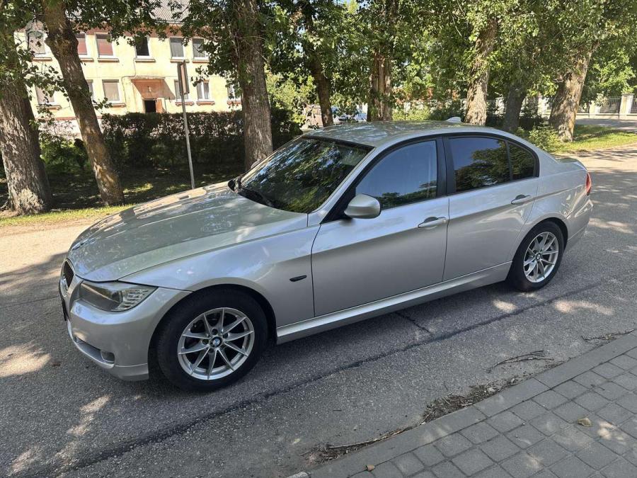 Pelēks BMW 318 2009 Vilkaviškis, ar dzinēja tilpumu 2.00 L un nobraukumu 323 tūkst. km par 5900 €, foto 5 vietnē AUTOMOTO.COM.LV