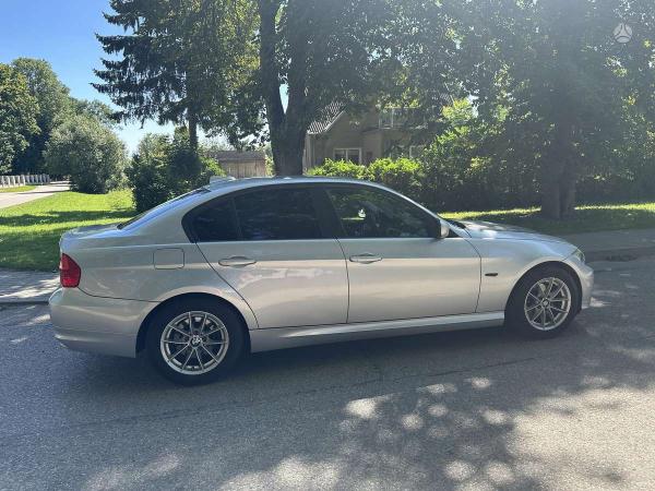 Pelēks BMW 318 2009 Vilkaviškis, ar dzinēja tilpumu 2.00 L un nobraukumu 323 tūkst. km par 5900 €, foto 7 vietnē AUTOMOTO.COM.LV