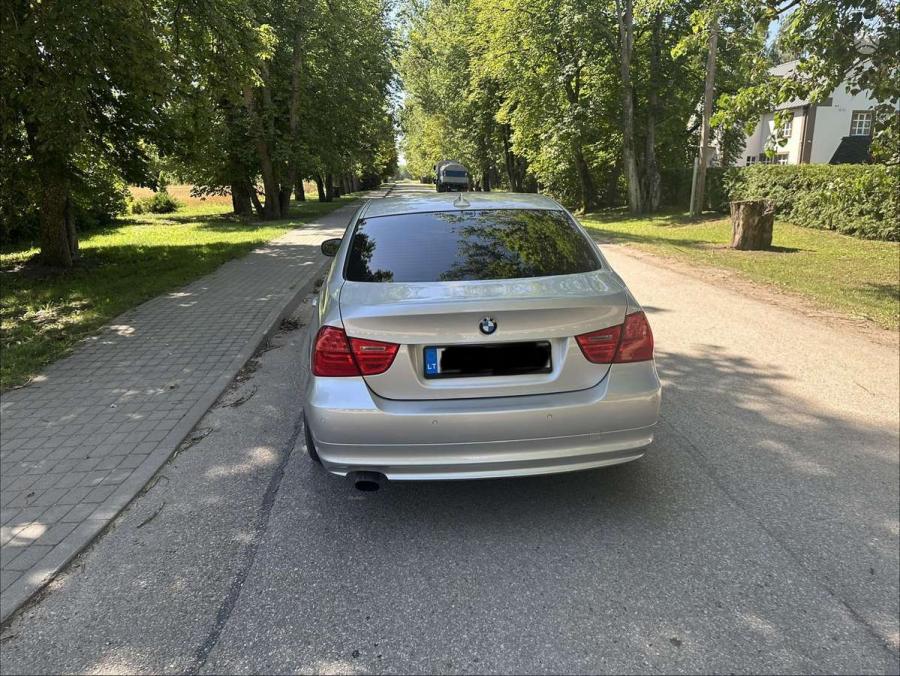 Pelēks BMW 318 2009 Vilkaviškis, ar dzinēja tilpumu 2.00 L un nobraukumu 323 tūkst. km par 5900 €, foto 9 vietnē AUTOMOTO.COM.LV