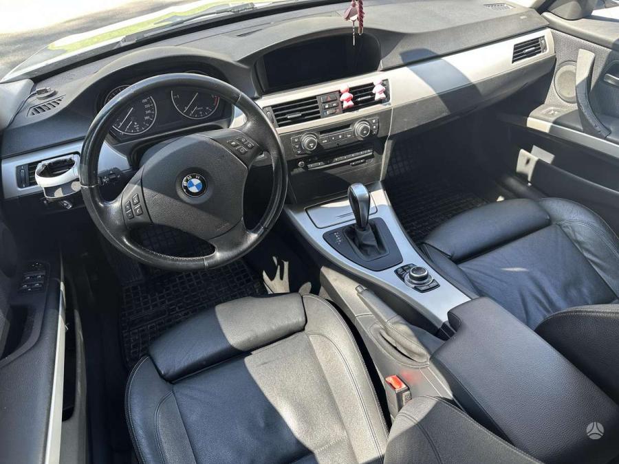 Pelēks BMW 318 2009 Vilkaviškis, ar dzinēja tilpumu 2.00 L un nobraukumu 323 tūkst. km par 5900 €, foto 12 vietnē AUTOMOTO.COM.LV