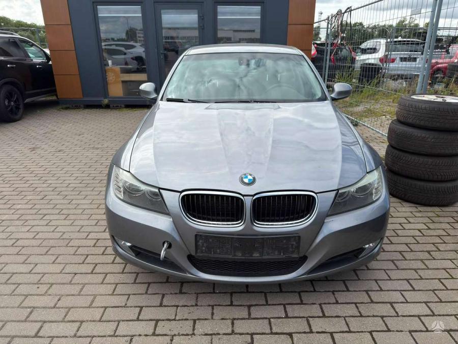 Pelēks BMW 318 2009 Marijampole, ar dzinēja tilpumu 2.00 L un nobraukumu 300 tūkst. km par 1850 €, foto 4 vietnē AUTOMOTO.COM.LV