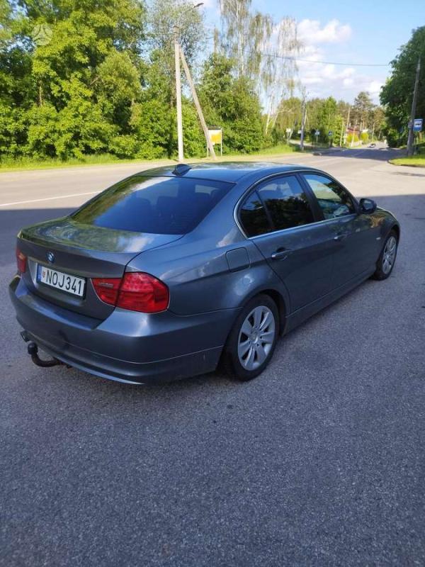 Grey BMW 318 2009 in Vilnius, with an engine capacity of 2.00 L and mileage of 333 thousand km for 3300 €, photo 2 on AUTOMOTO.COM.LV