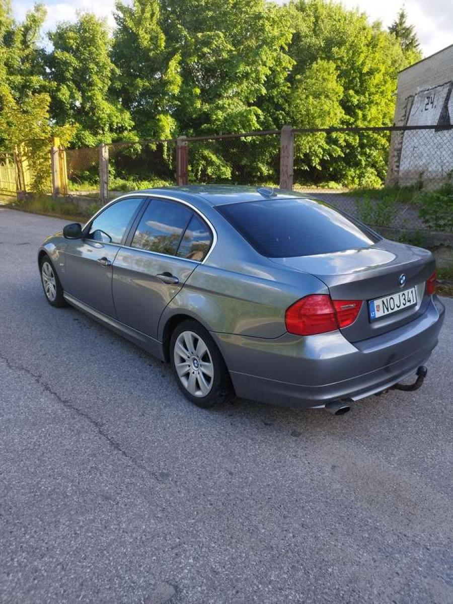 Grey BMW 318 2009 in Vilnius, with an engine capacity of 2.00 L and mileage of 333 thousand km for 3300 €, photo 4 on AUTOMOTO.COM.LV