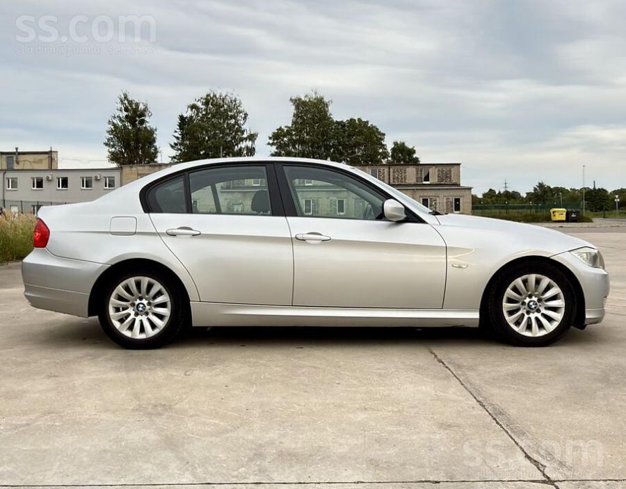 Grey BMW 318 2009 in Liepaja, with an engine capacity of 2.00 L and mileage of 245 thousand km for 2650 €, photo 3 on AUTOMOTO.COM.LV