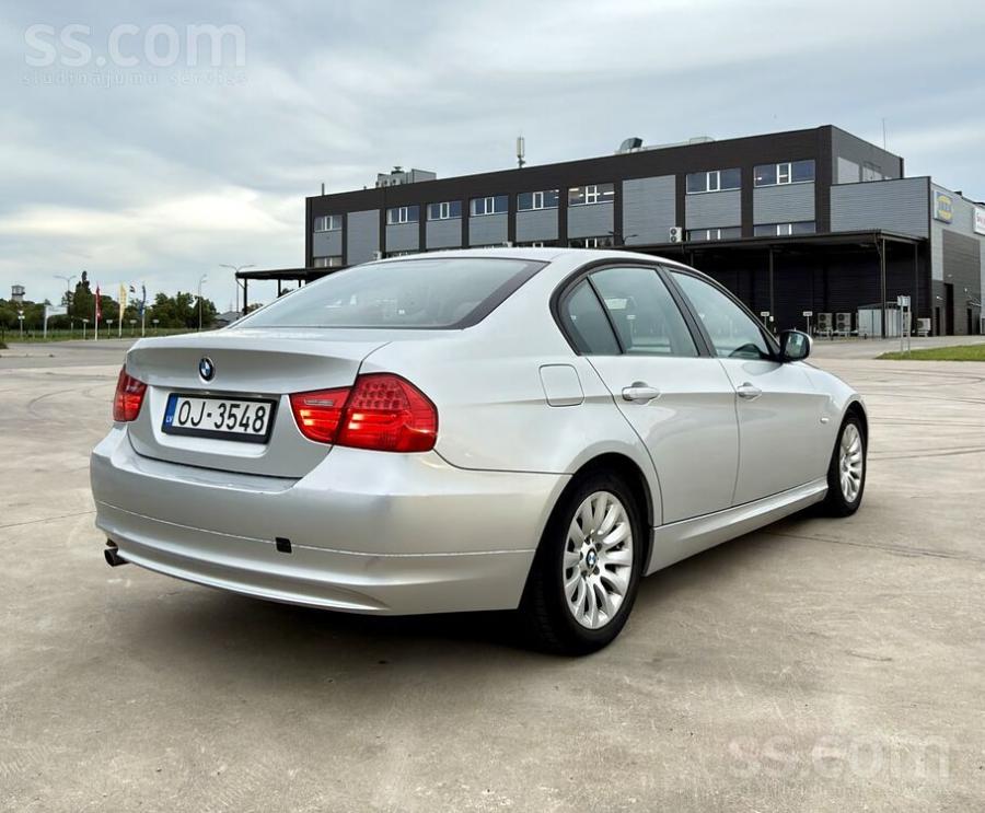Grey BMW 318 2009 in Liepaja, with an engine capacity of 2.00 L and mileage of 245 thousand km for 2650 €, photo 4 on AUTOMOTO.COM.LV
