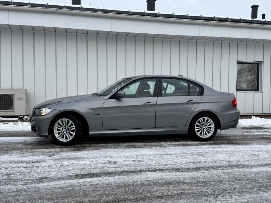 Grey BMW 318 2010 in Riga, with an engine capacity of 2.00 L and mileage of 224 thousand km for 5990 €, photo 5 on AUTOMOTO.COM.LV