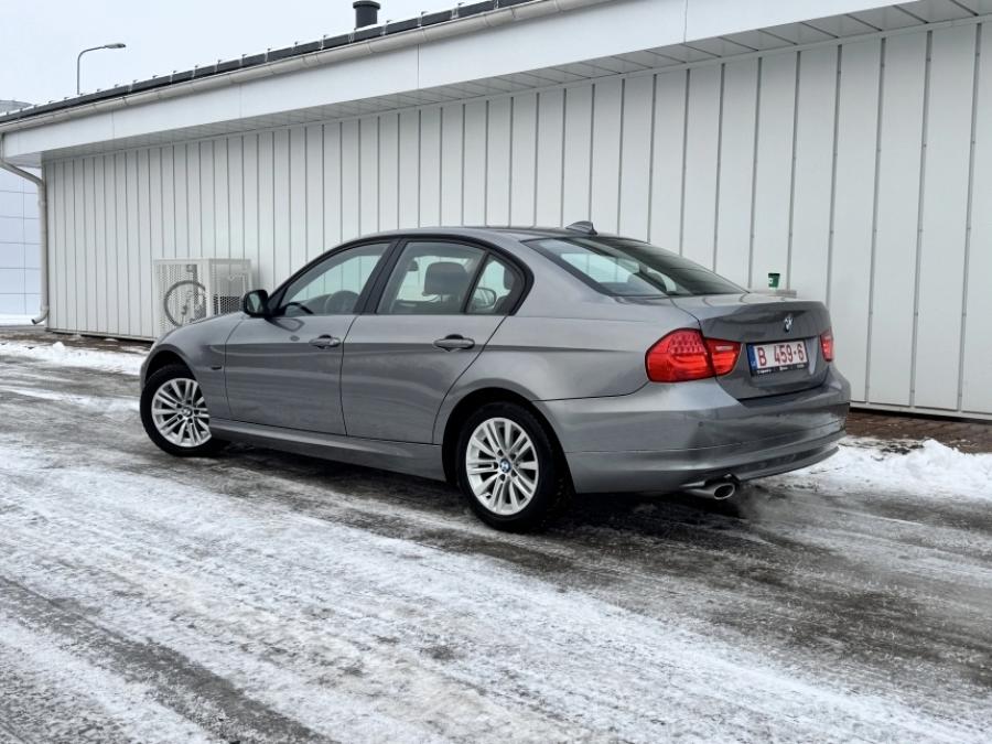 Grey BMW 318 2010 in Riga, with an engine capacity of 2.00 L and mileage of 224 thousand km for 5990 €, photo 7 on AUTOMOTO.COM.LV