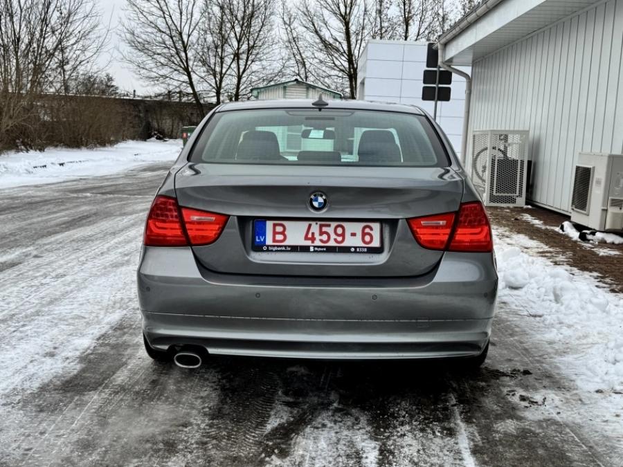 Grey BMW 318 2010 in Riga, with an engine capacity of 2.00 L and mileage of 224 thousand km for 5990 €, photo 9 on AUTOMOTO.COM.LV