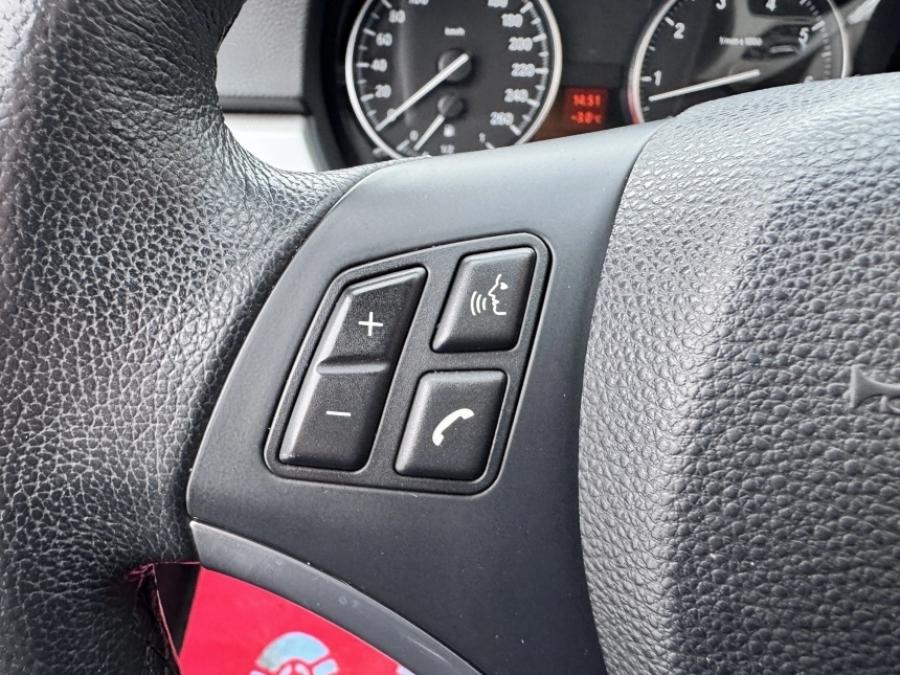 Grey BMW 318 2010 in Riga, with an engine capacity of 2.00 L and mileage of 224 thousand km for 5990 €, photo 17 on AUTOMOTO.COM.LV