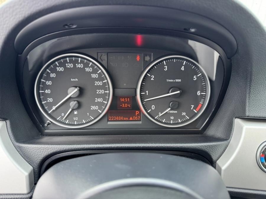 Grey BMW 318 2010 in Riga, with an engine capacity of 2.00 L and mileage of 224 thousand km for 5990 €, photo 19 on AUTOMOTO.COM.LV