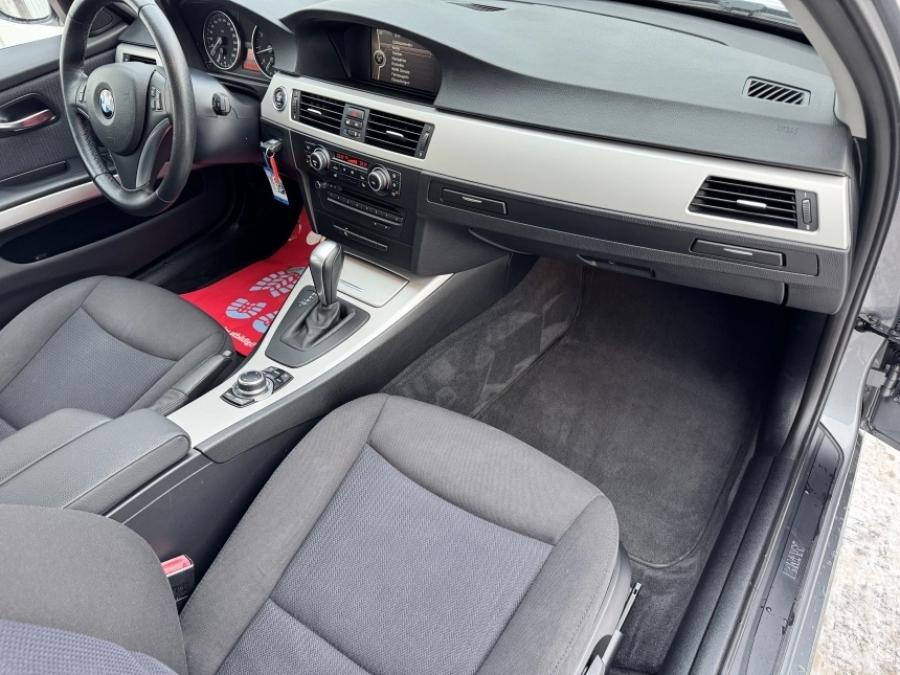 Grey BMW 318 2010 in Riga, with an engine capacity of 2.00 L and mileage of 224 thousand km for 5990 €, photo 32 on AUTOMOTO.COM.LV