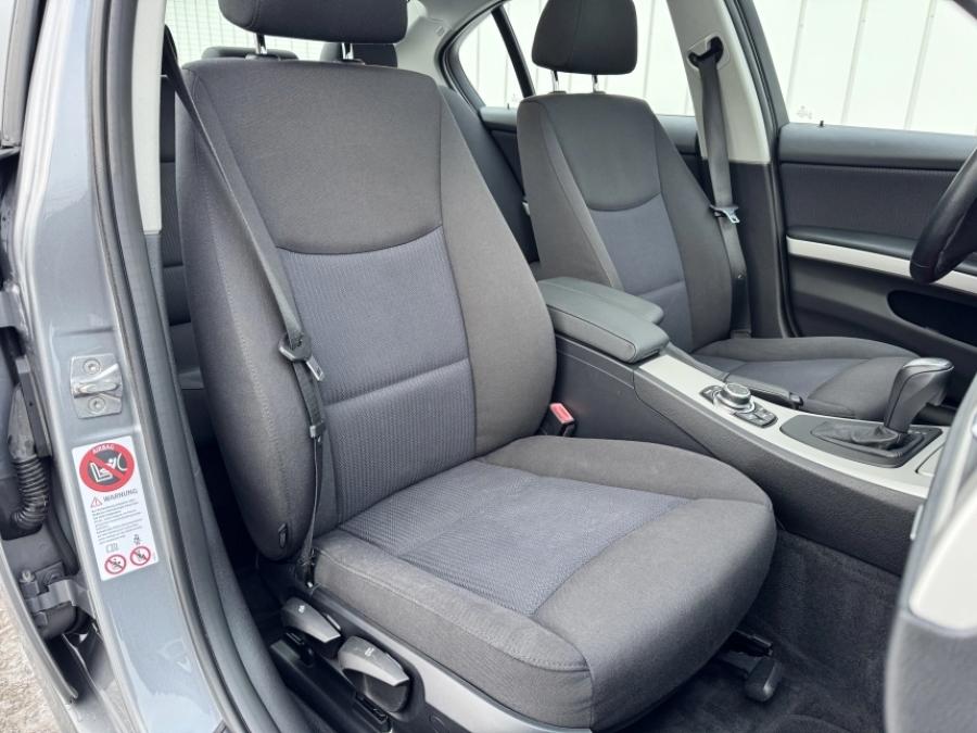 Grey BMW 318 2010 in Riga, with an engine capacity of 2.00 L and mileage of 224 thousand km for 5990 €, photo 36 on AUTOMOTO.COM.LV