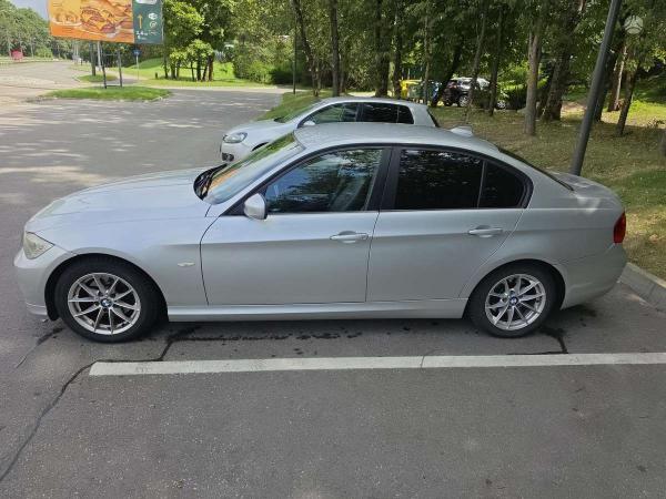 Grey BMW 318 2010 in Kaunas, with an engine capacity of 2.00 L and mileage of 334 thousand km for 4650 €, photo 6 on AUTOMOTO.COM.LV
