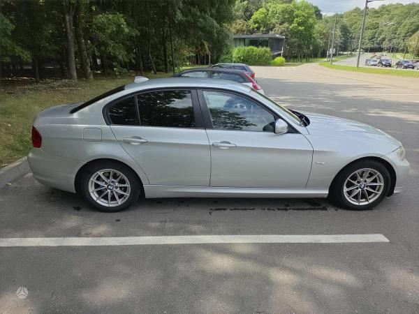 Grey BMW 318 2010 in Kaunas, with an engine capacity of 2.00 L and mileage of 334 thousand km for 4650 €, photo 7 on AUTOMOTO.COM.LV