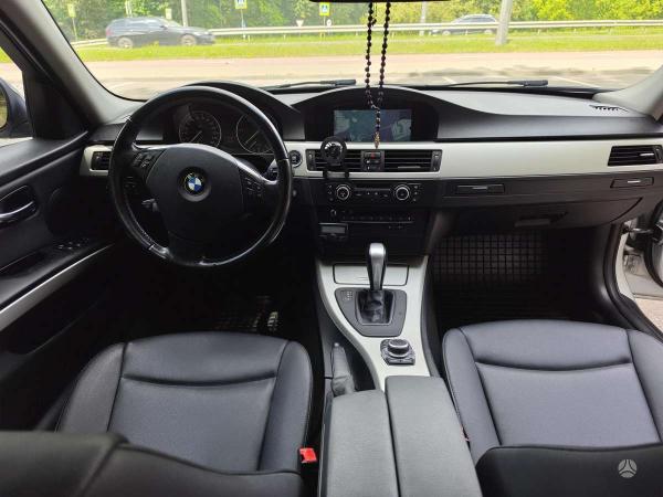 Grey BMW 318 2010 in Kaunas, with an engine capacity of 2.00 L and mileage of 334 thousand km for 4650 €, photo 8 on AUTOMOTO.COM.LV