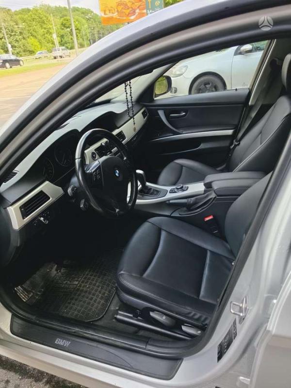 Grey BMW 318 2010 in Kaunas, with an engine capacity of 2.00 L and mileage of 334 thousand km for 4650 €, photo 9 on AUTOMOTO.COM.LV
