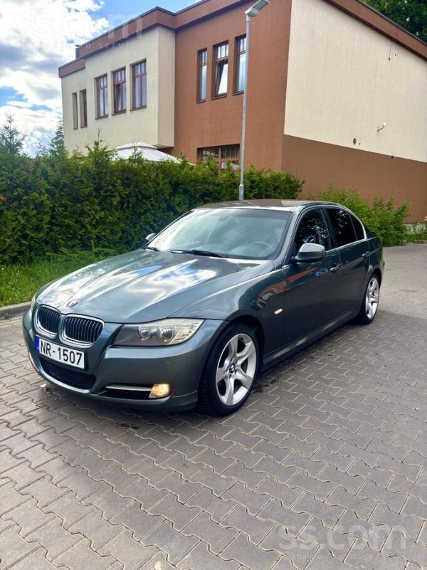 Grey BMW 318 2011 in Riga, with an engine capacity of 2.00 L and mileage of 253 thousand km for 5400 €, photo 1 on AUTOMOTO.COM.LV
