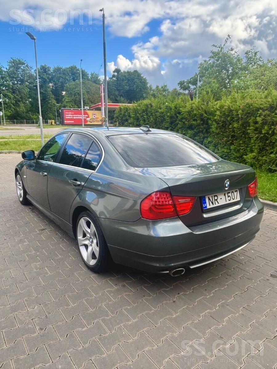 Grey BMW 318 2011 in Riga, with an engine capacity of 2.00 L and mileage of 253 thousand km for 5400 €, photo 4 on AUTOMOTO.COM.LV