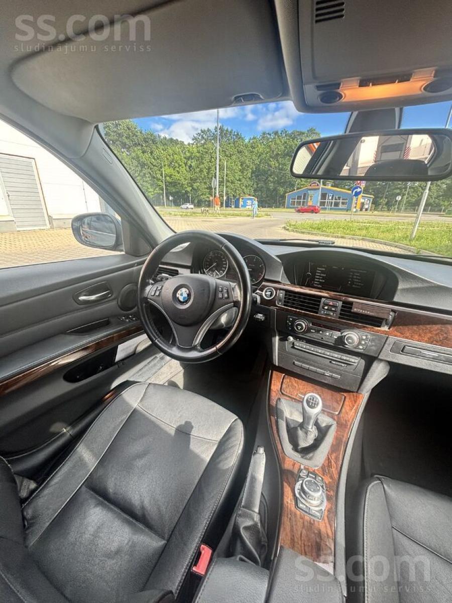 Grey BMW 318 2011 in Riga, with an engine capacity of 2.00 L and mileage of 253 thousand km for 5400 €, photo 10 on AUTOMOTO.COM.LV