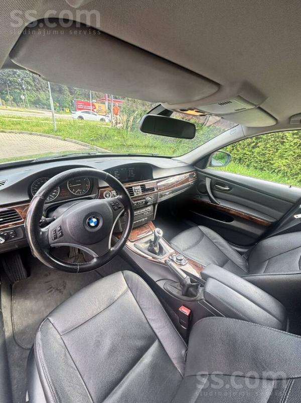 Grey BMW 318 2011 in Riga, with an engine capacity of 2.00 L and mileage of 253 thousand km for 5400 €, photo 10 on AUTOMOTO.COM.LV