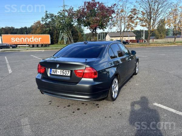 BMW 318 2011 Rīga vietnē Pelēks BMW 318 2011 Rīga, ar dzinēja tilpumu 2.00 L un nobraukumu 257 tūkst. km par 5500 €, foto 4 vietnē AUTOMOTO.COM.LV
