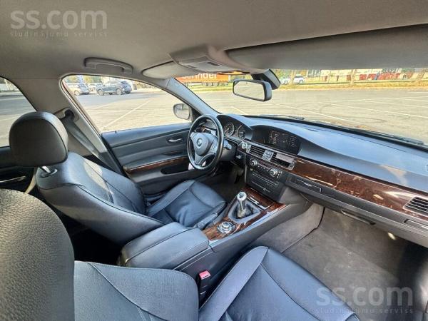 BMW 318 2011 Rīga vietnē Pelēks BMW 318 2011 Rīga, ar dzinēja tilpumu 2.00 L un nobraukumu 257 tūkst. km par 5500 €, foto 10 vietnē AUTOMOTO.COM.LV
