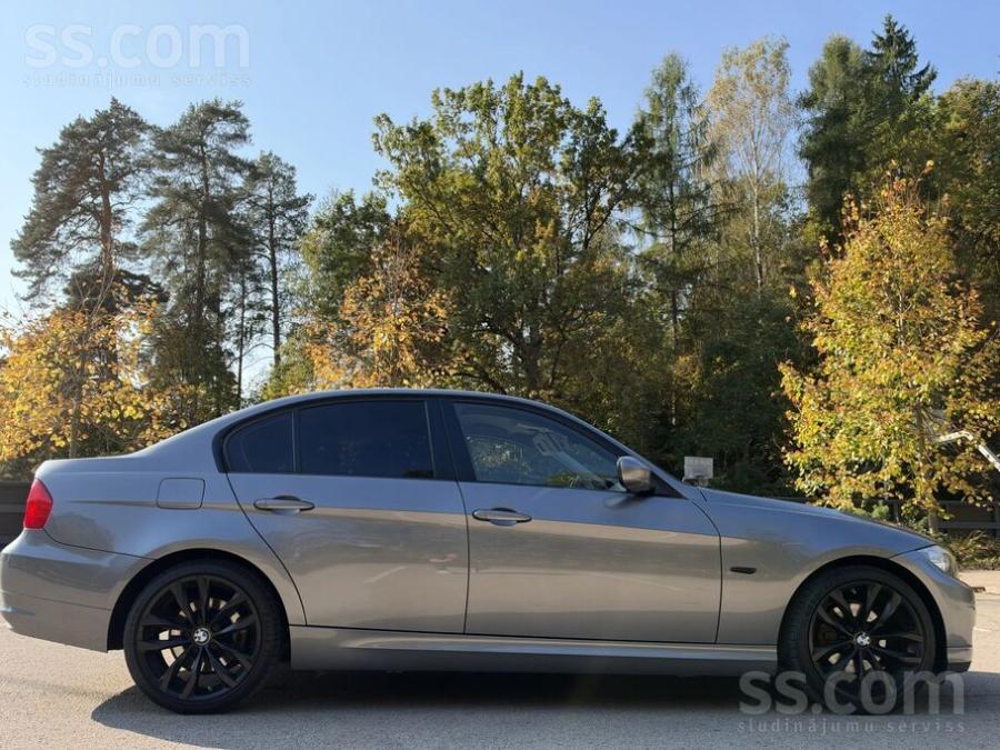 Grey BMW 318 2011 in Ogre, with an engine capacity of 2.00 L and mileage of 180 thousand km for 6455 €, photo 6 on AUTOMOTO.COM.LV
