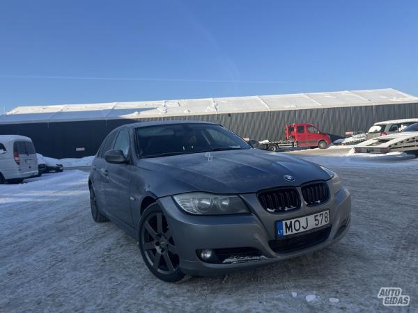 Grey BMW 318 2012 in Kaunas, with an engine capacity of 2.00 L and mileage of 290 thousand km for 3900 €, photo 1 on AUTOMOTO.COM.LV