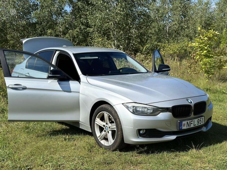 Pelēks BMW 318 2012 Viļņa, ar dzinēja tilpumu 2.00 L un nobraukumu 312 tūkst. km par 6000 €, foto 5 vietnē AUTOMOTO.COM.LV