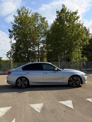 Grey BMW 318 2013 in Vilnius, with an engine capacity of 2.00 L and mileage of 278 thousand km for 8600 €, photo 5 on AUTOMOTO.COM.LV